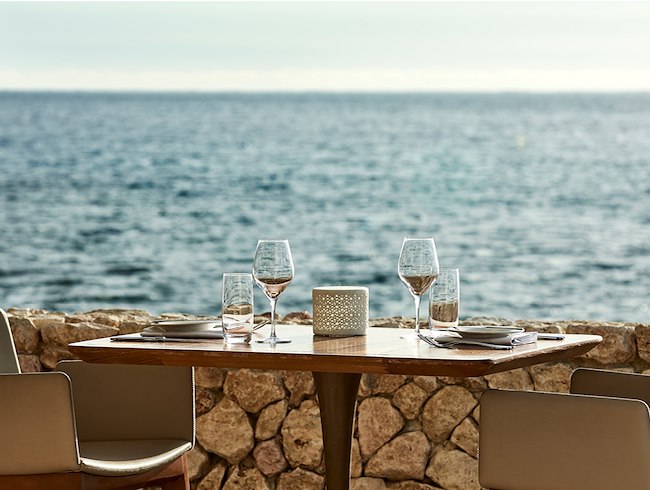 Outdoor Dining in Fiji | Fiji Marriott Resort Momi Bay